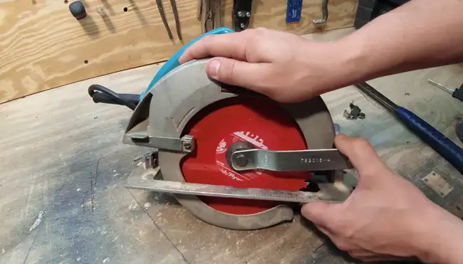 Why is My Circular Saw Blade Not Spinning : 4 Reasons