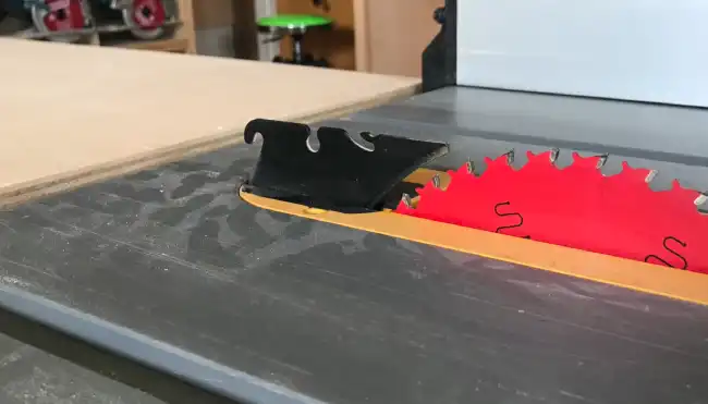 When to Use a Push Stick on a Table Saw: 3 Things [Safety]