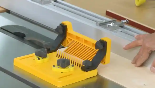 How Does a Featherboard Work On a Table Saw: 4 Factors