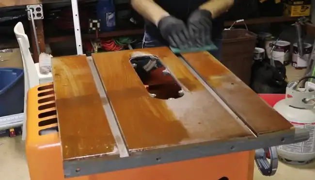 What Type of Wax for Table Saw: 6 of Them [Explained]