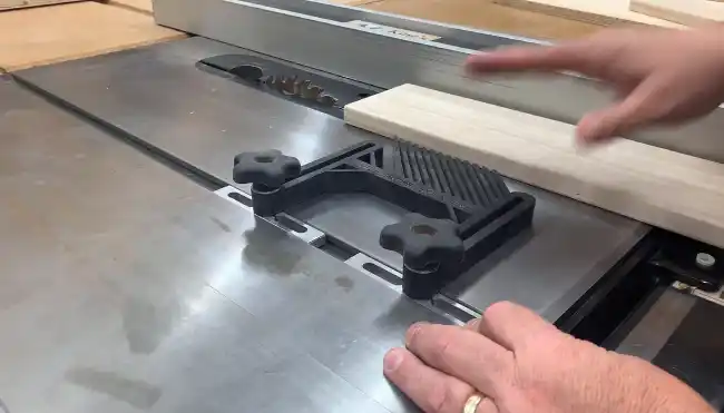 How Does a Featherboard Work On a Table Saw: 4 Factors