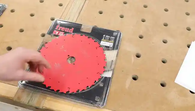 Why Does My Circular Saw Spin Backwards: 11 Issues & Solutions