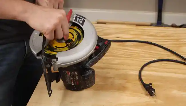 Why Does My Circular Saw Spin Backwards: 11 Issues & Solutions