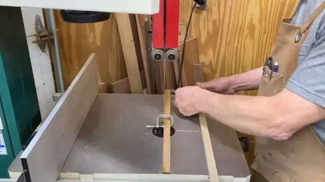 How to Fix Your Band Saw Blade from Wobbling: 8 Steps [DIY]